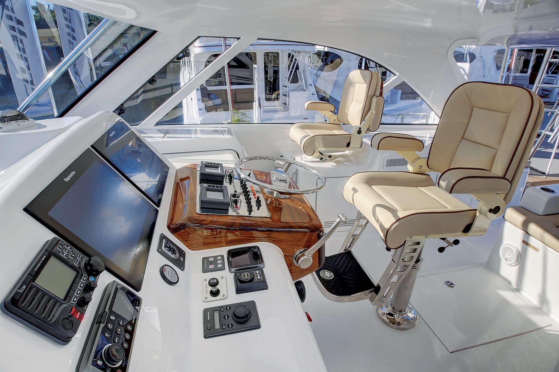 Hatteras 45 EX Pictures | Marlin