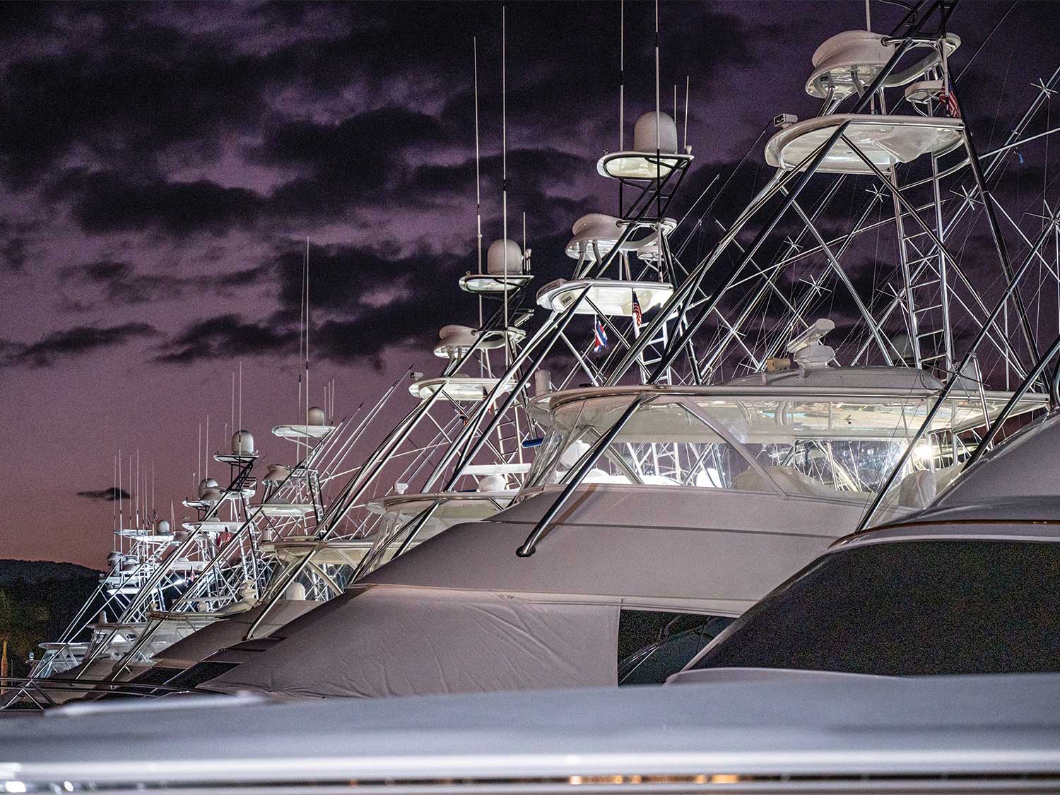 The Benefits and Drawbacks of Tuna Towers in Offshore Sport-Fishing ...